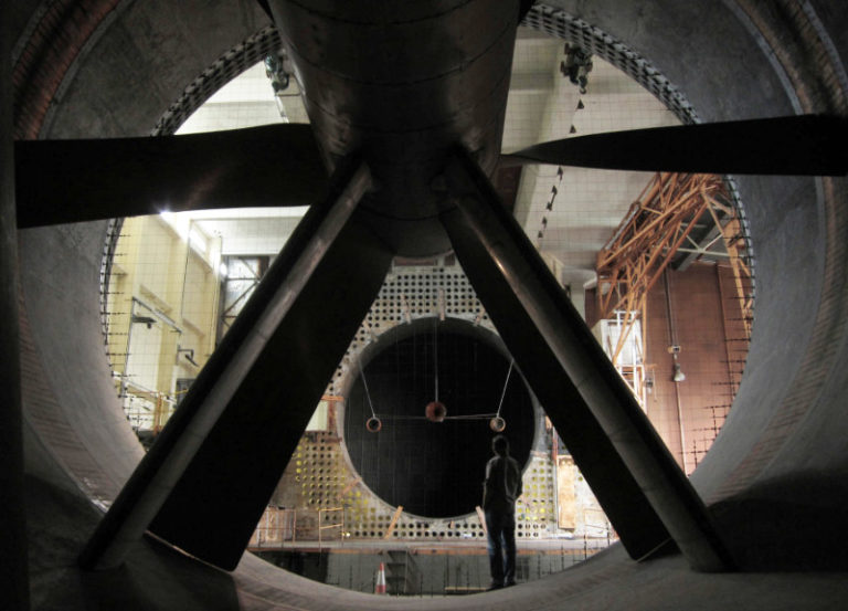 The Wind Tunnel Project / Aswarm